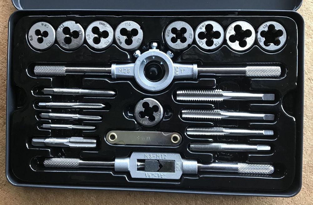 GEWINDEBOHRER-SCHNEIDEISEN-SET 21 TEILIG NEU (Neu und originalverpackt) in Ostermundigen für CHF ...