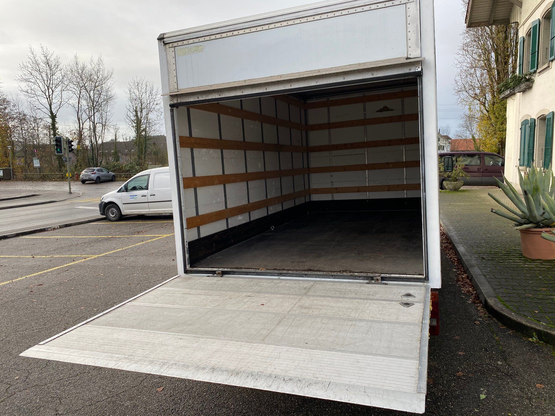 Mercedes-Benz 311 CDI mit Hebebühne (Gebraucht) in Bern für CHF 5999 – nur Abholung auf Ricardo ...