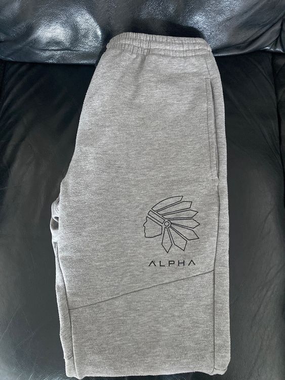 Pantalon Alpha (Gebraucht) in Neuchâtel für CHF 22 – mit Lieferung auf Ricardo kaufen