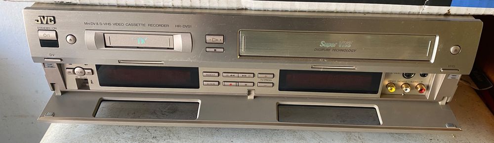 JVC Mini dB und S vhs player (Gebraucht) in Therwil für CHF 245 – mit ...