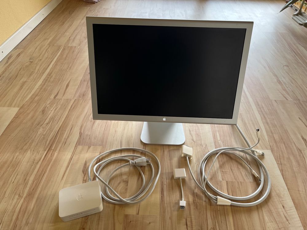 Apple HD Cinema Display 20” (Modell A1081) + DVI-Adapter (Gebraucht) in ...