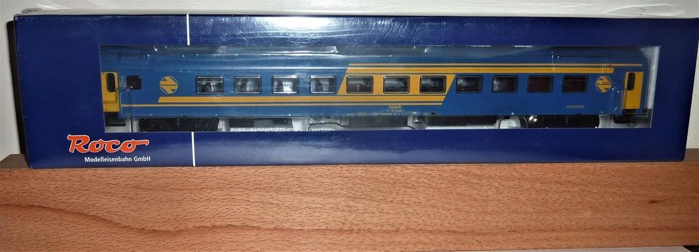 Roco 45774- Schnellzugwg.2. Kl. d. RENFE (Neu und originalverpackt) in ...