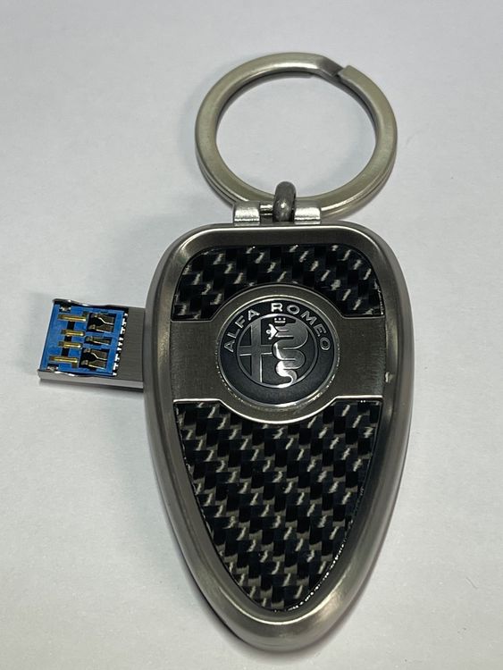 Alfa Romeo Edel Schlüsselanhänger mit USB (Neu und originalverpackt) in ...