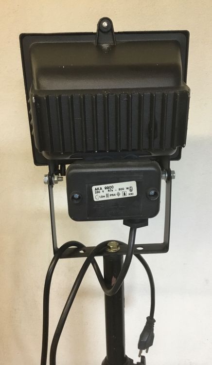 Bau-Scheinwerfer auf Stativ (Gebraucht) in Eggersriet für CHF 75 – nur Abholung auf Ricardo kaufen