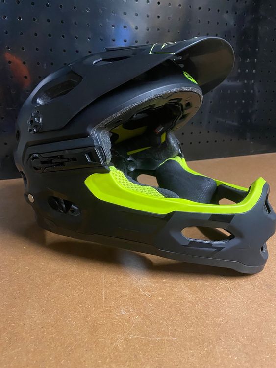 MTB Helm Bell Super3R Mips (Gebraucht) in Rupperswil für CHF 82 – mit ...