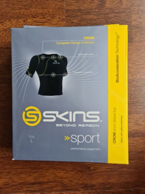 Skins base layer kurz (Neu und originalverpackt) in Steinhausen für CHF ...