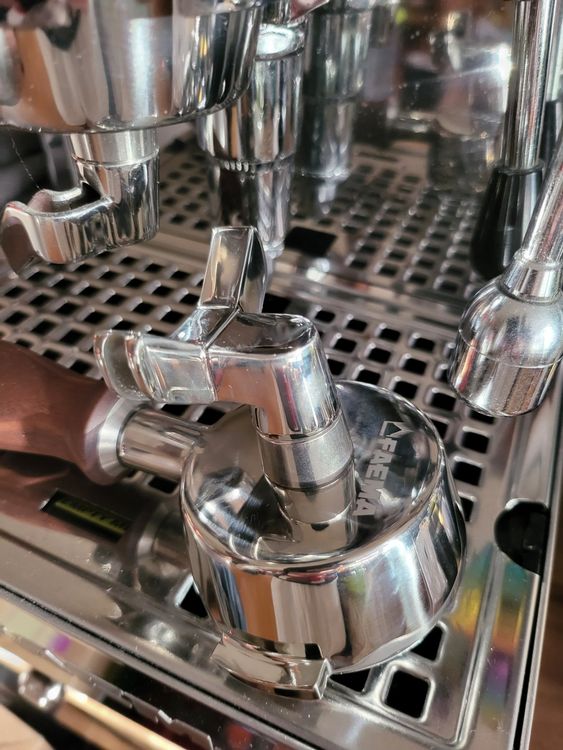 FAEMA Carisma S1 Kaffeemaschine und Mazzer Mini Grinder (Neu (gemäss ...