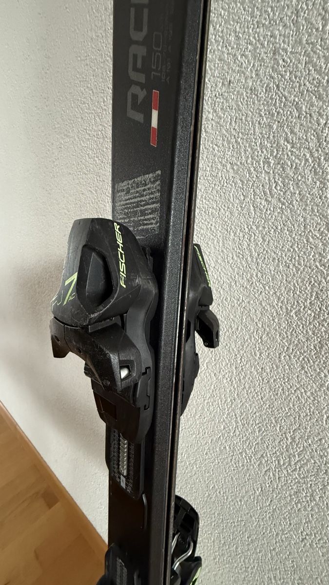 Fischer RC4 Race Ski, 150cm (Gebraucht) in Grosshöchstetten für CHF 30 – nur Abholung auf ...