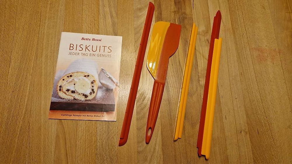 Utensilien für Biskuit Rouladen (Gebraucht) in Winterthur für CHF 3 ...