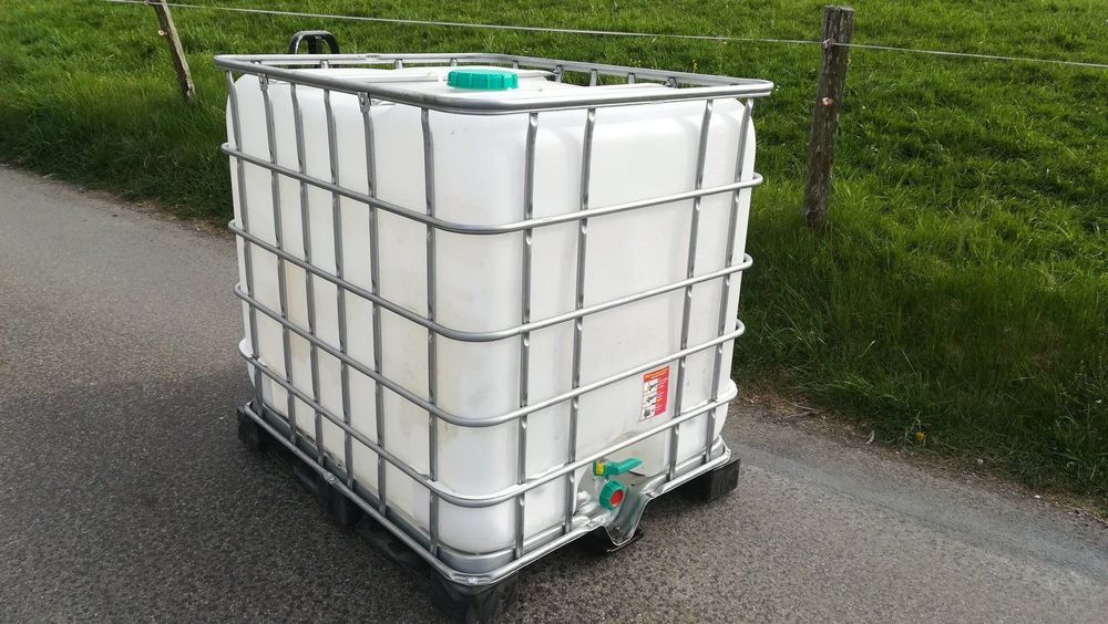 Wassertank 1000l IBC (Gebraucht) in Hausen am Albis für CHF 100 – mit ...