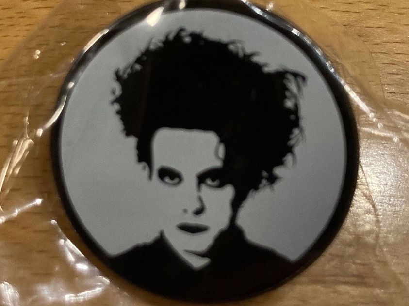The Cure Pin Anstecker Punk Metal Rock Band | Kaufen auf Ricardo