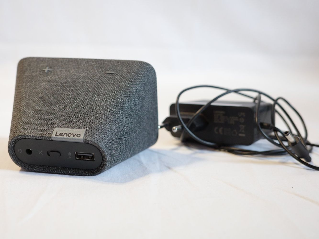 Lenovo Smart Clock with Google Assistant 4" touchscreen (Gebraucht) in ...