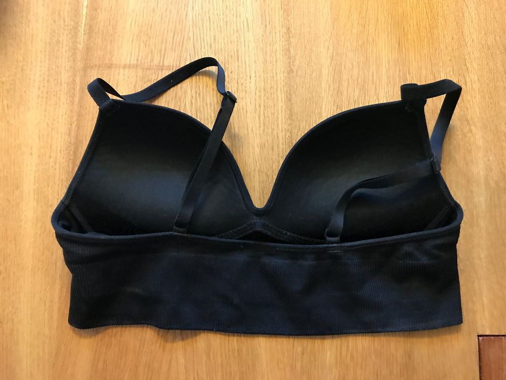 H+M BH M schwarz Körbchengrösse A / B (Gebraucht) in Rhäzüns für CHF 5 ...