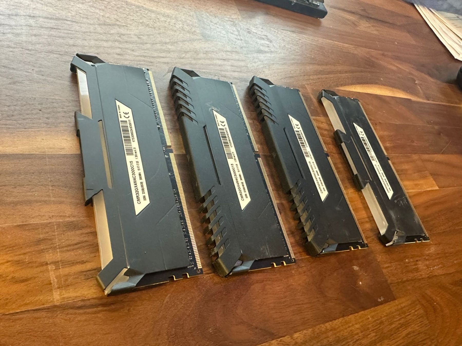 DDR4 Ram 4 x 8GB 3000MHz Corsair mit LED (32GB) (Gebraucht) in ...