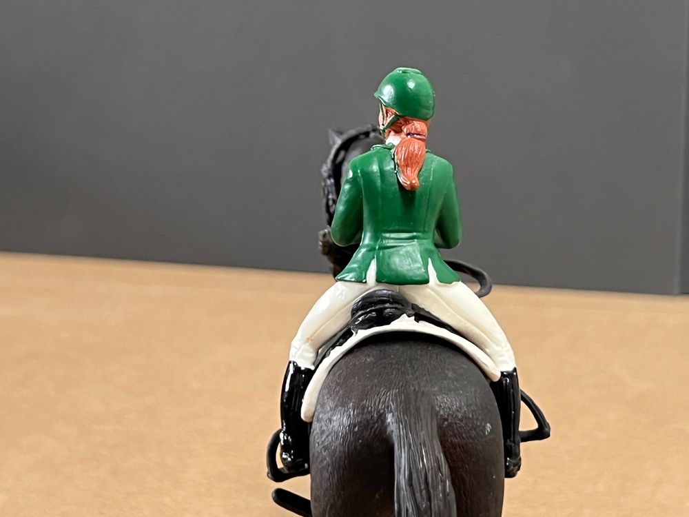 Schleich 42358 Springreiterin Hannoveraner Pferd Reiterin | Kaufen auf ...