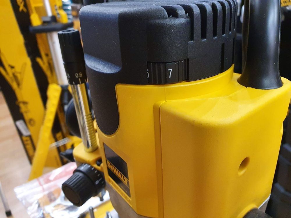 Oberfräse von DeWalt mit 1.100 Watt Model DW621 (Neu und ...