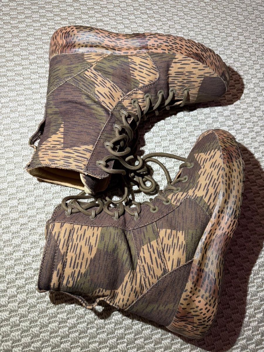 Yeezy boot Season 6 Camo US9,5 (Usato) a Taverne per CHF 100 – con ...