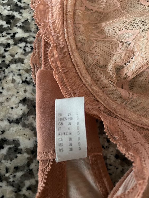 BH/Slip Set von Triumph D85 NEU! (Neu (gemäss Beschreibung)) in Brunnen für CHF 35 – mit ...