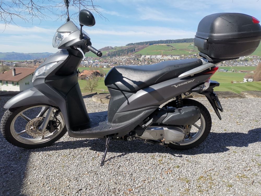 Honda Nsc 110 Vision, ab Mfk und Service mit Top Case (Gebraucht) in ...