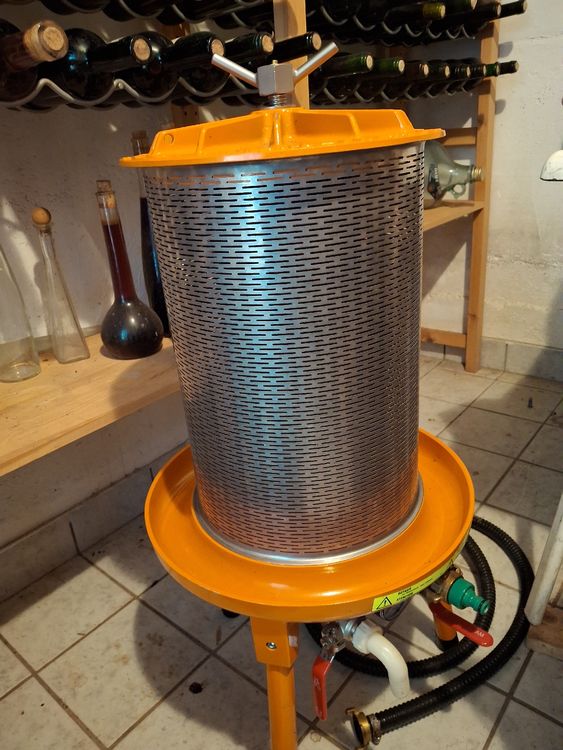 Saftpresse/Obstpresse (Gebraucht) in Pugerna für CHF 100 – nur Abholung ...