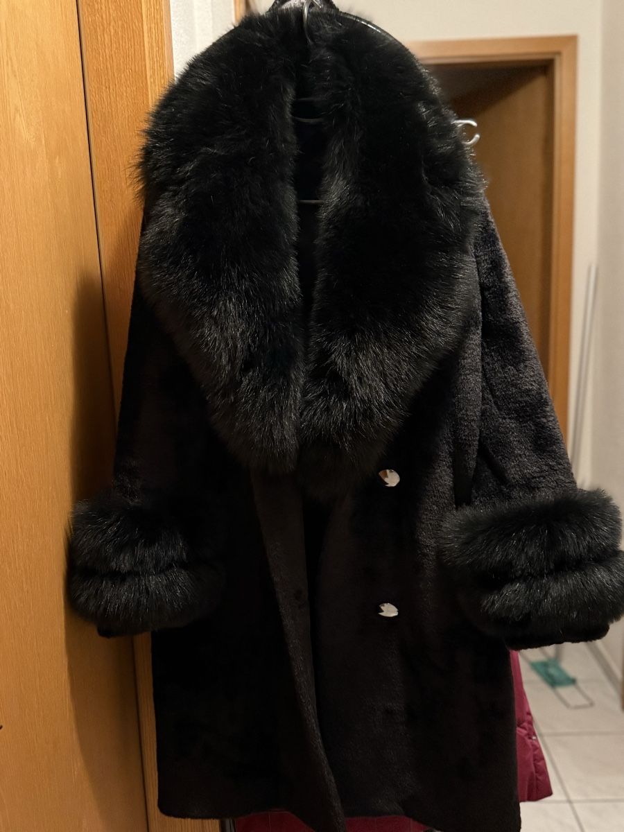Alkantra Lama Pelz Mantel (Gebraucht) in Schönenwerd für CHF 270 – mit ...