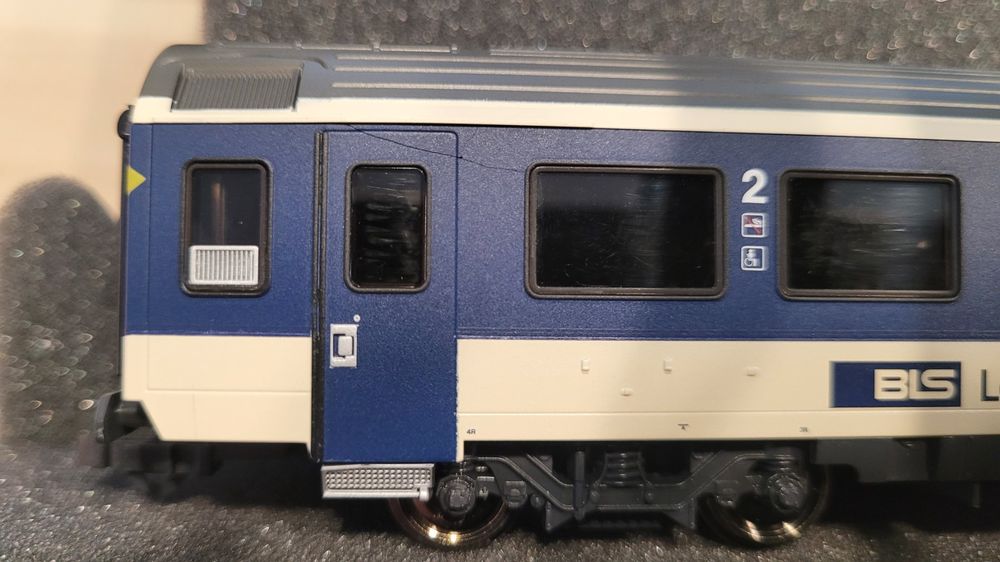Roco 45321 BLS EW IV 2.Klasse exact 1:87 mit Mängeln (Defekt) in ...