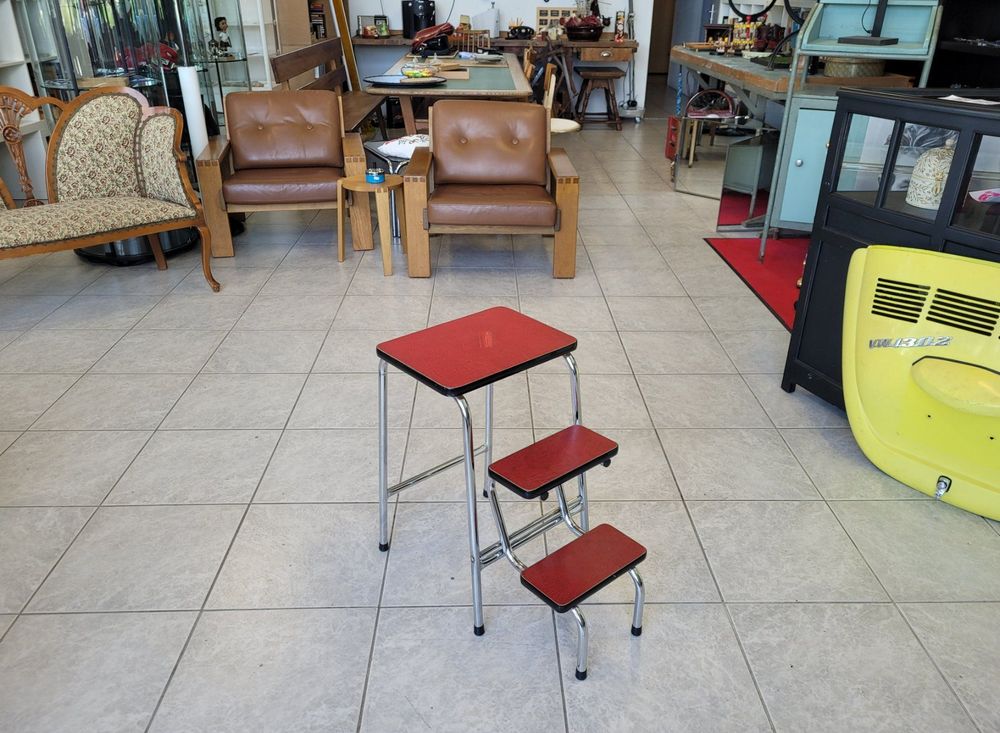 Tritthocker Rot, 3-Tritt Hocker Küchen Hocker Taburettli (Gebraucht) in ...