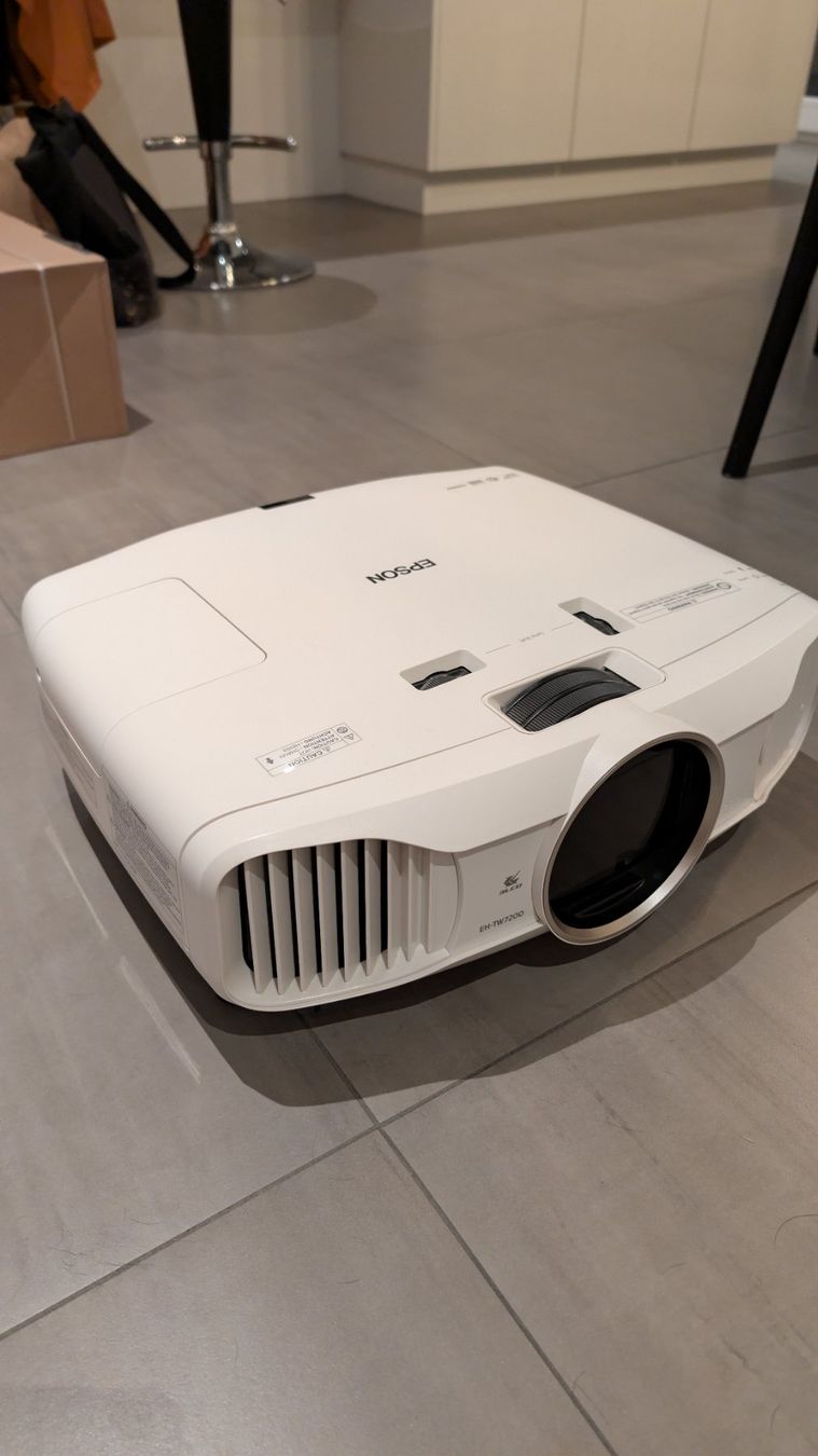 Epson Beamer EH-TW7200 - Heimkino Projektor - defekte Lampe (Defekt) in ...
