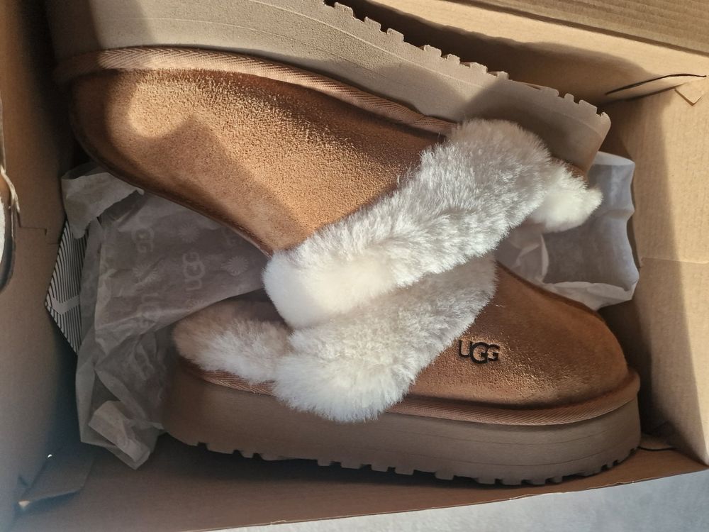 Originale Ugg slipper NEU Gr 39 (Neu und originalverpackt) in Zufikon ...