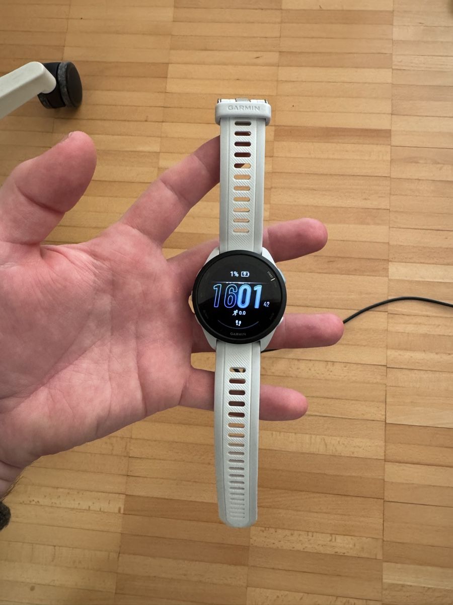 Garmin Forerunner 165 Music GPS Running Watch - White (Neu (gemäss ...