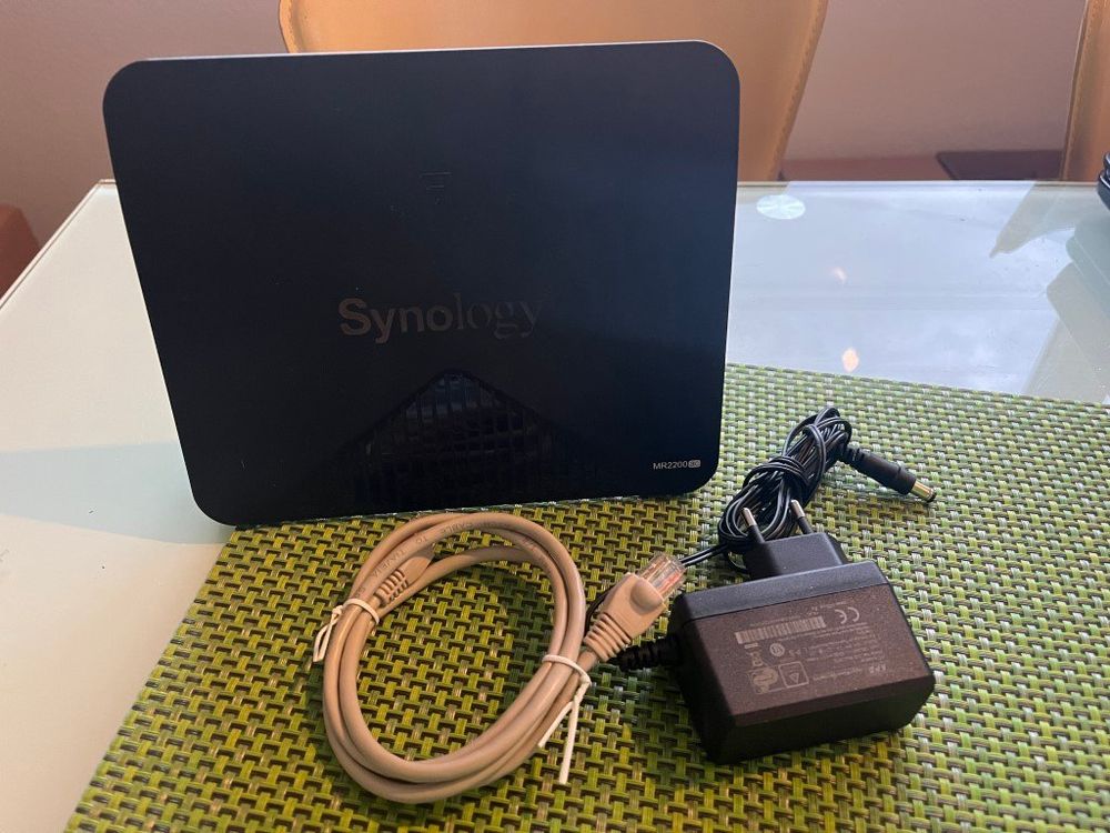 WLAN Router Synology MR2200ac (Gebraucht) in Brunnen für CHF 40 – mit ...