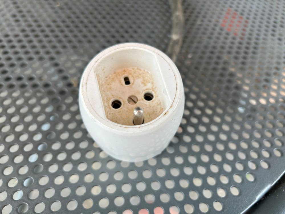 Steckdose 4-polig, alt (Gebraucht) in hägendorf für CHF 10 – mit ...