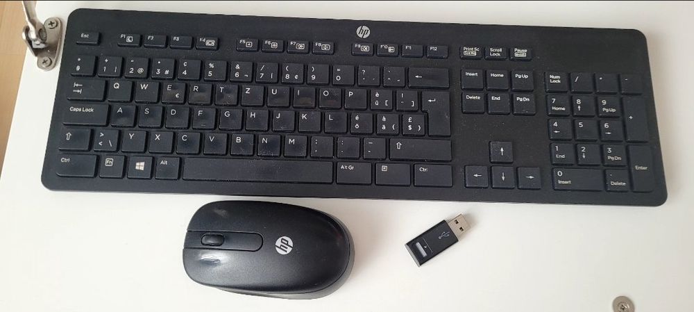 Mini PC compreso di schermo e tastiera (Usato) a Tremona per CHF 350 ...