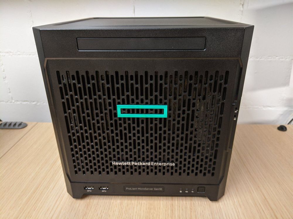 HP Microserver G10 AMD X3421 (32GB, 2xNVMe 256GB, 2xHDD 2TB) (Gebraucht ...