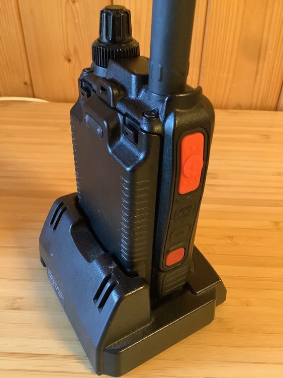 YAESU FT5D mit SSM-17A, CD-41, SAD-25, Gürtelclip topZustand | Kaufen auf Ricardo