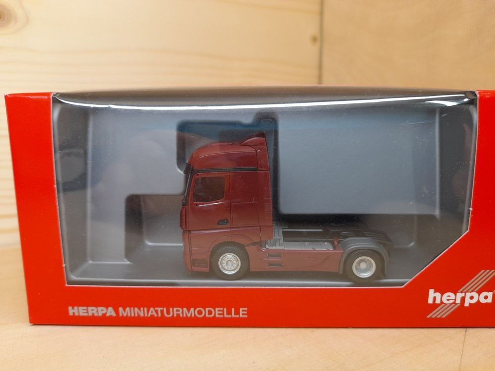 MB Actros SZM (Neu und originalverpackt) in Reiden für CHF 12 – mit ...