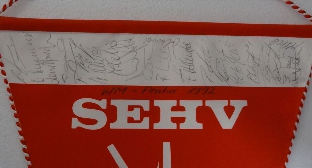 SEHV Wimpel mit Autogrammen Praha 1992 | Kaufen auf Ricardo