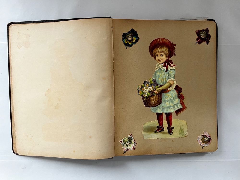 Antikes Album mit Klebebilder (Gebraucht) in Zunzgen für CHF 15 – mit ...