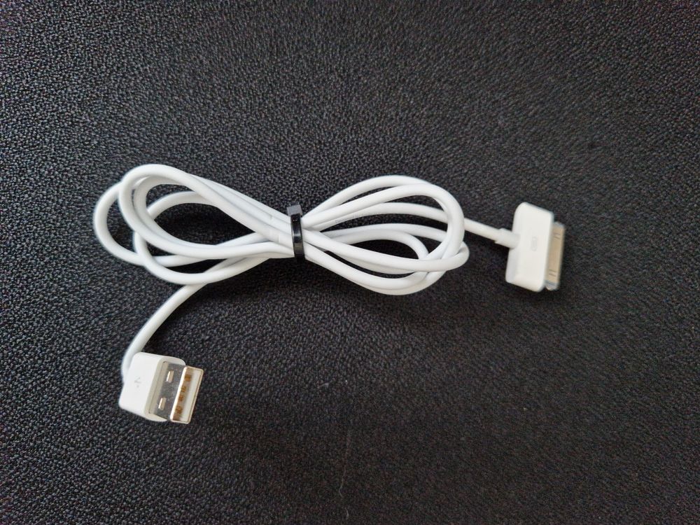 iPod Ladekabel mit breiten Stecker und USB Anschluss | Kaufen auf Ricardo
