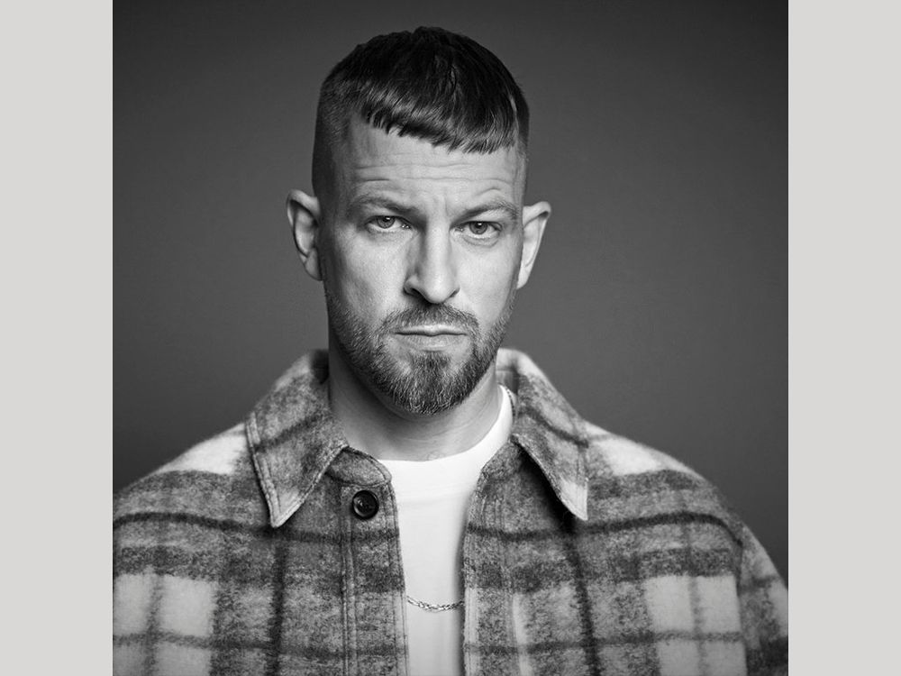 Portraitfotografie von Rapper Stress, handsigniert (Neu und ...