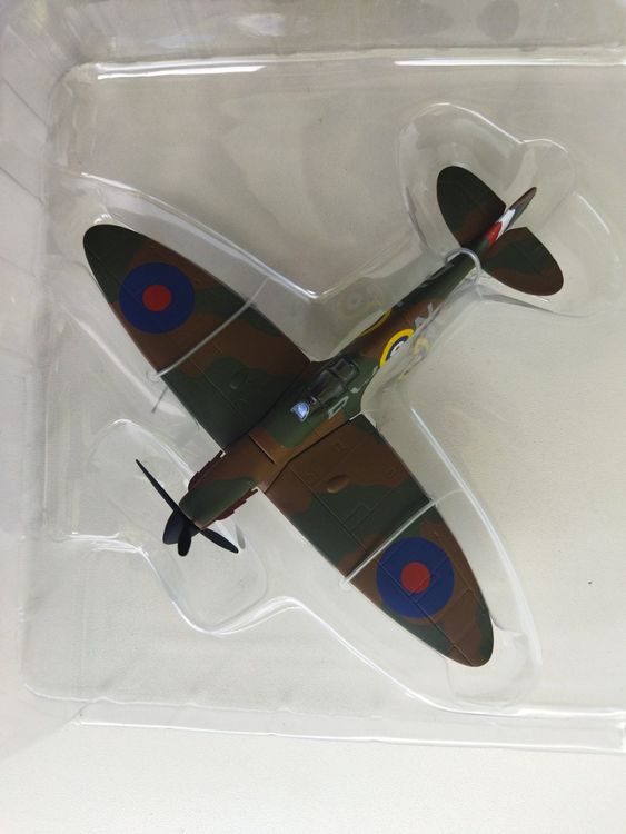 Supermarine Spitfire Mk. I der RAF von Gorgi die Cast 1/72 (Neu und ...