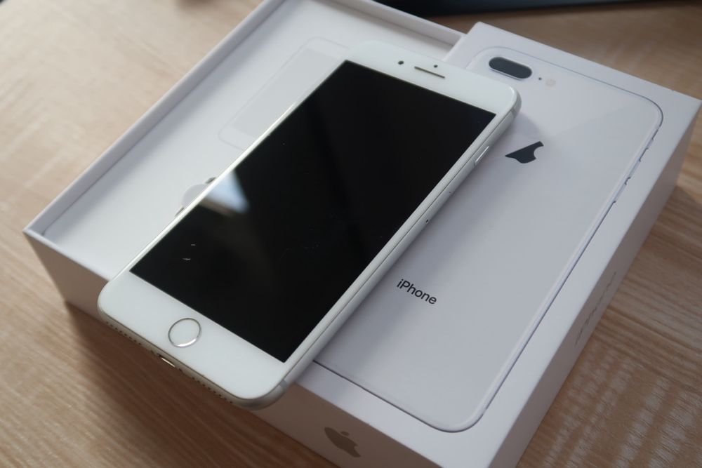 iPhone 8 Plus Weiss 64GB (Gebraucht) in Brunnen für CHF 61 – mit ...