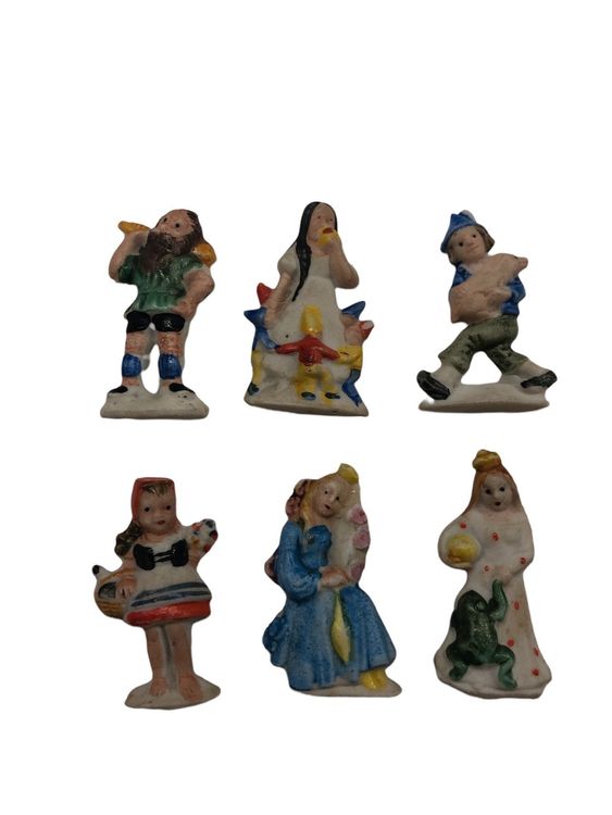 10 Miniatur-Märchenfiguren aus Porzellan , 4 cm gross (Gebraucht) in ...