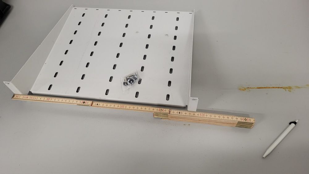 Rack Tablar 19" (1) (Gebraucht) in Triengen für CHF 11 – mit Lieferung ...