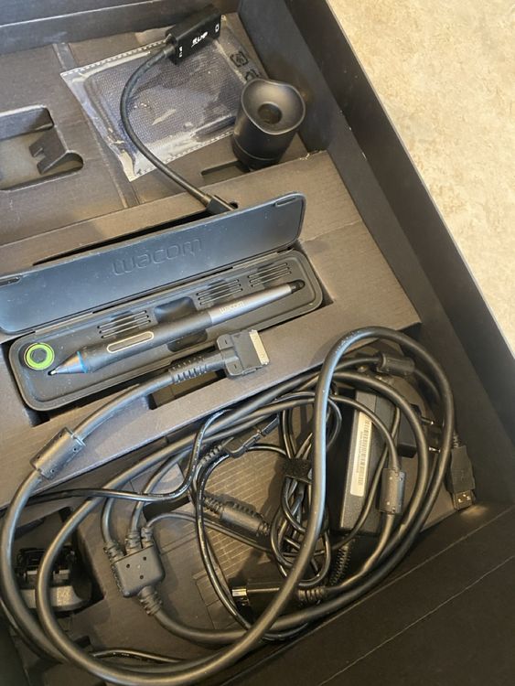Wacom Cintiq 13HD - Kreatives Stift-Display (Gebraucht) in Zürich für ...