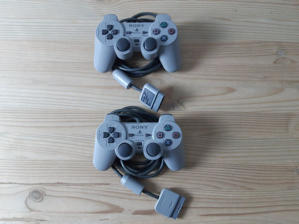 2 x Original Sony PS1 Playstation 1 Analog Controller im Set (Gebraucht ...