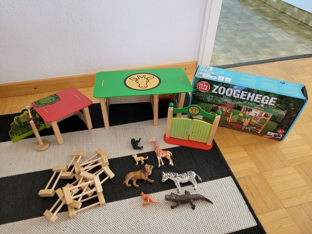 Spielzeug Zoogehege aus Holz (Gebraucht) in Triesen für CHF 10 – mit ...