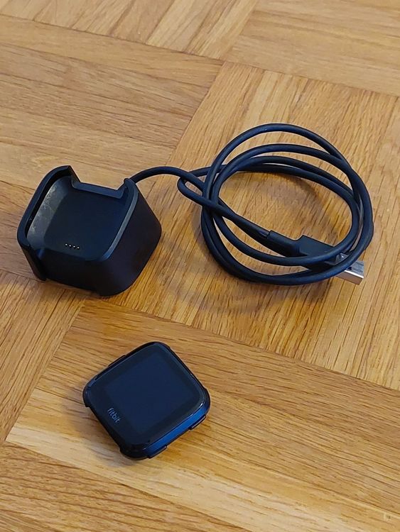 Fitbit Versa (without strap!) | Kaufen auf Ricardo