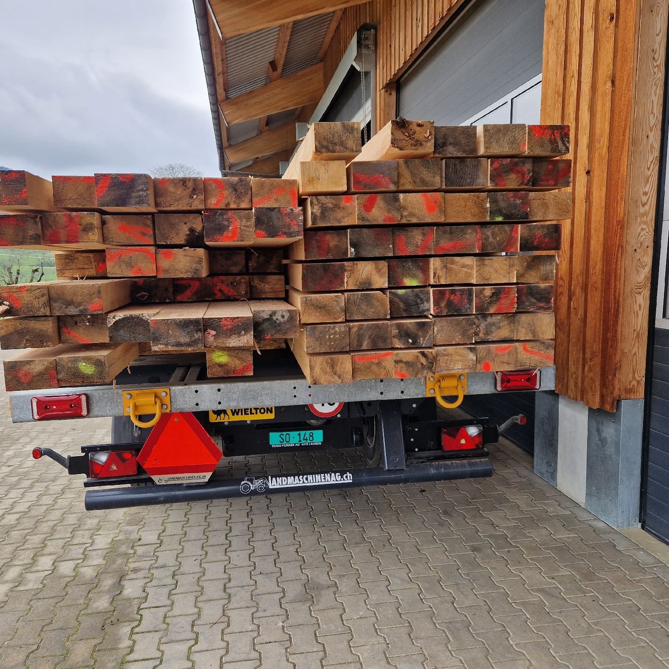 Holzbalken 100×160mm (Neu (gemäss Beschreibung)) in Büren SO für CHF 8 – nur Abholung auf ...