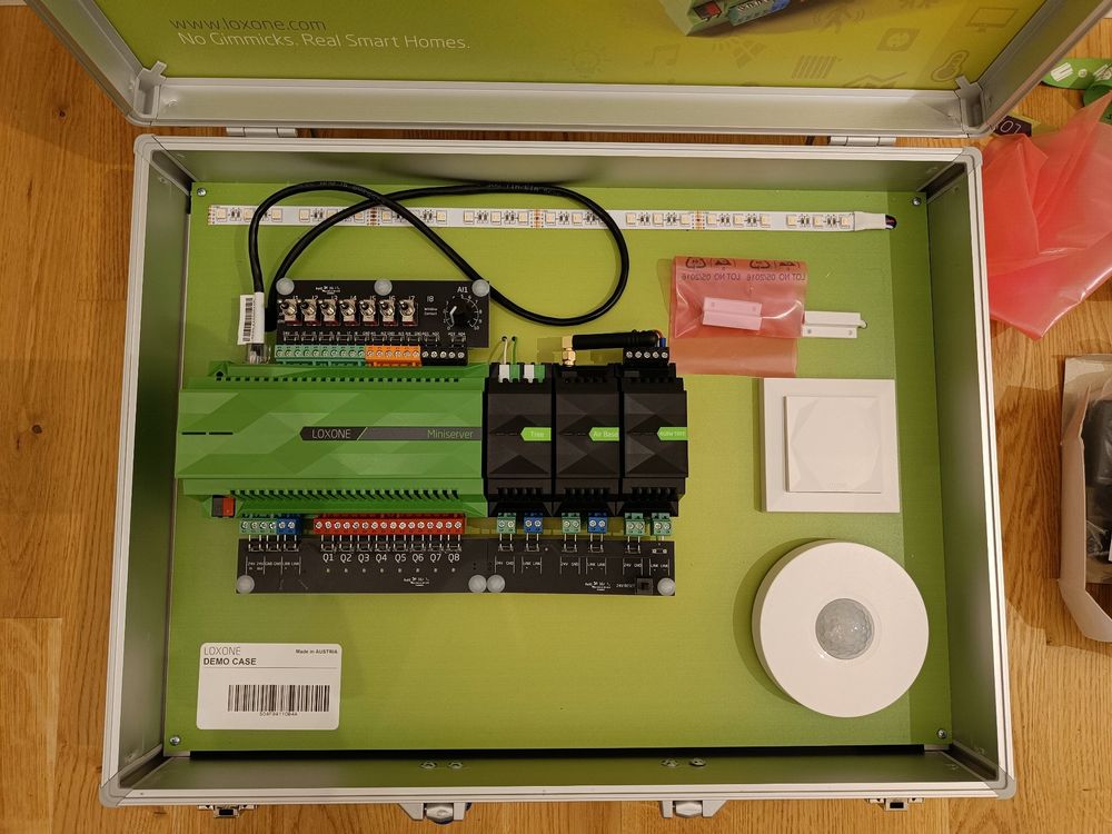 Loxone Musterkoffer Tree / Loxone Demo Case (Gebraucht) in Gretzenbach ...